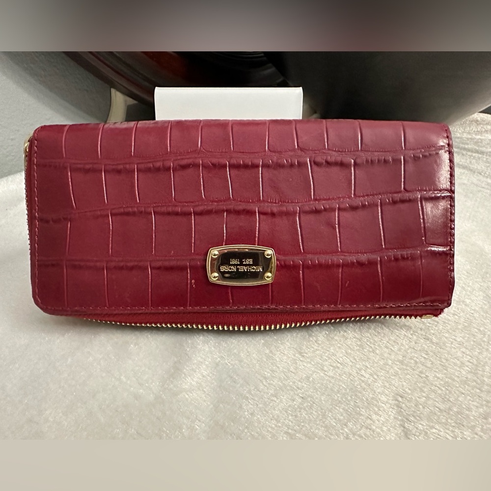 Michael Kors Croc Embossed Leather Zip Wallet - Gem